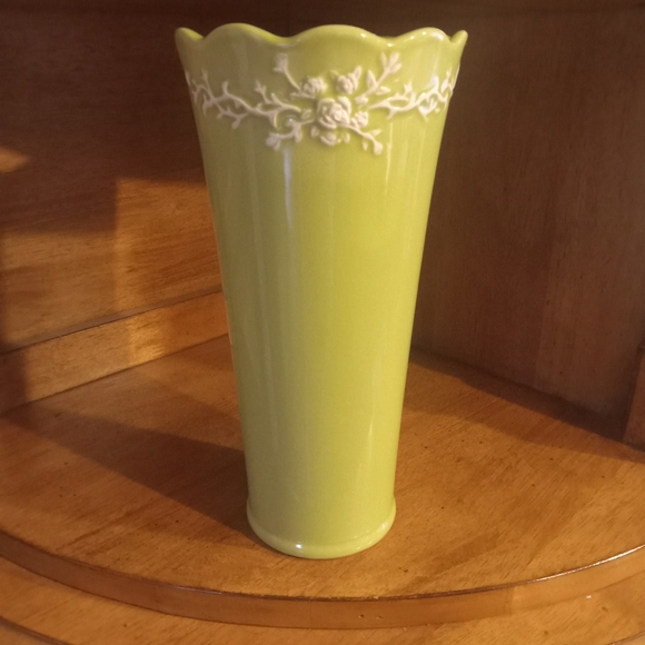 Hosley Potteries | Accents | Hosley Potteries Green White Floral Vase ...